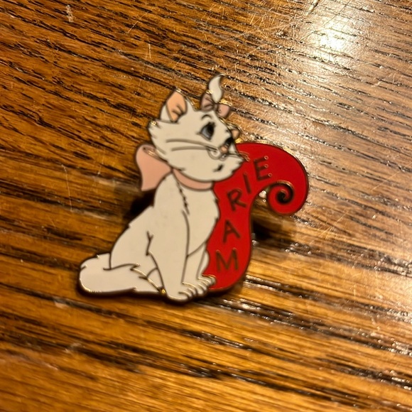 Disney | Jewelry | 200 Walt Disney World Marie Aristocats Cat Pin ...